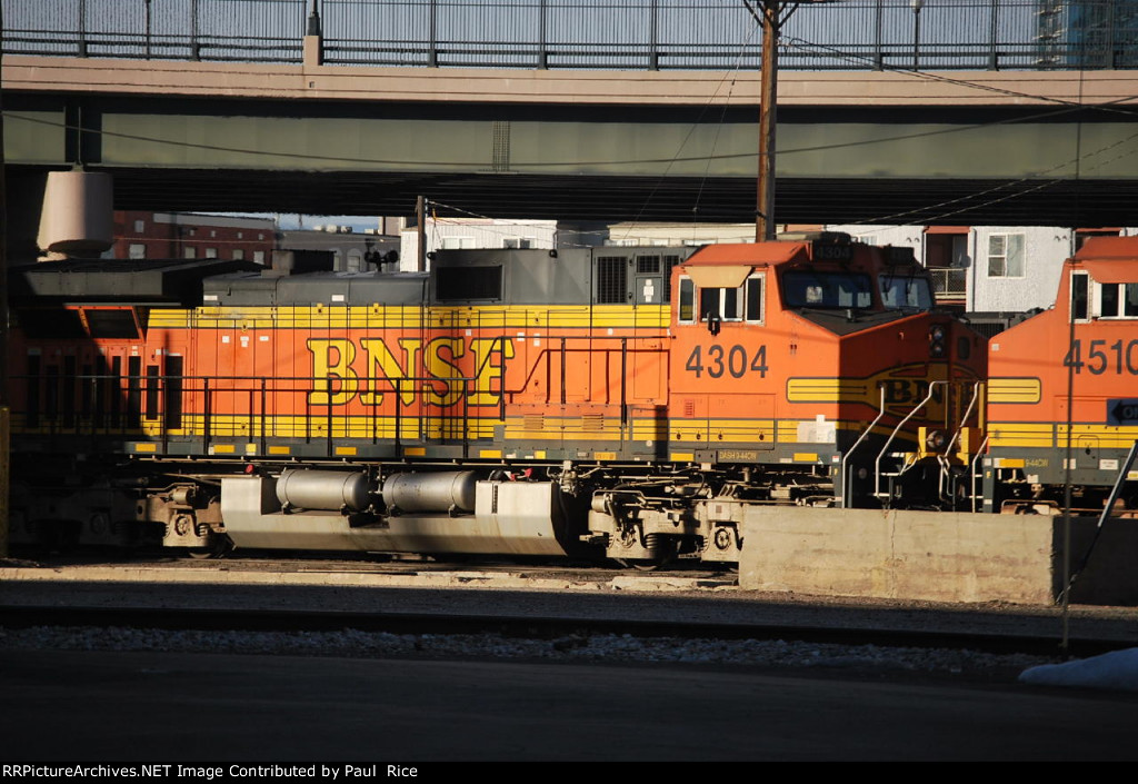 BNSF 4304